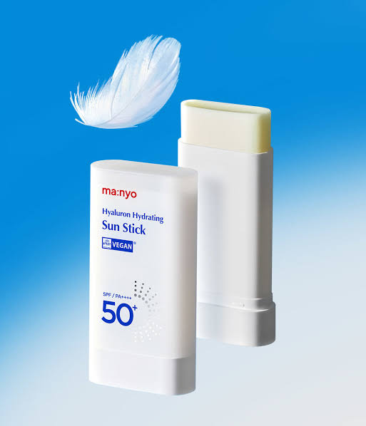 ma:nyo - Hyaluron Hydrating Sun Stick 18g - Glowfy Pakistan